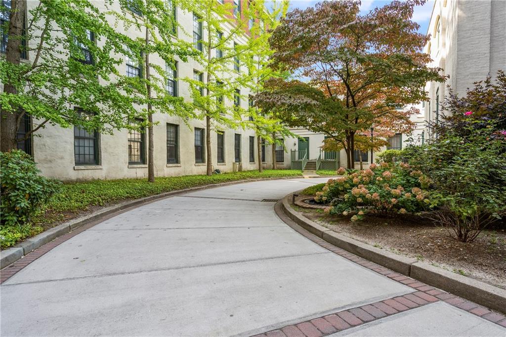 15 Higgins Street, Unit#206, Smithfield, RI 02917 | MLS #1265706 | Lila ...