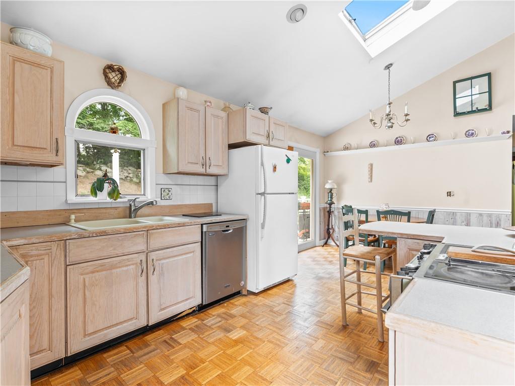 15 Colonial Drive, Warren, RI 02885 | MLS #1311896 | Lila Delman