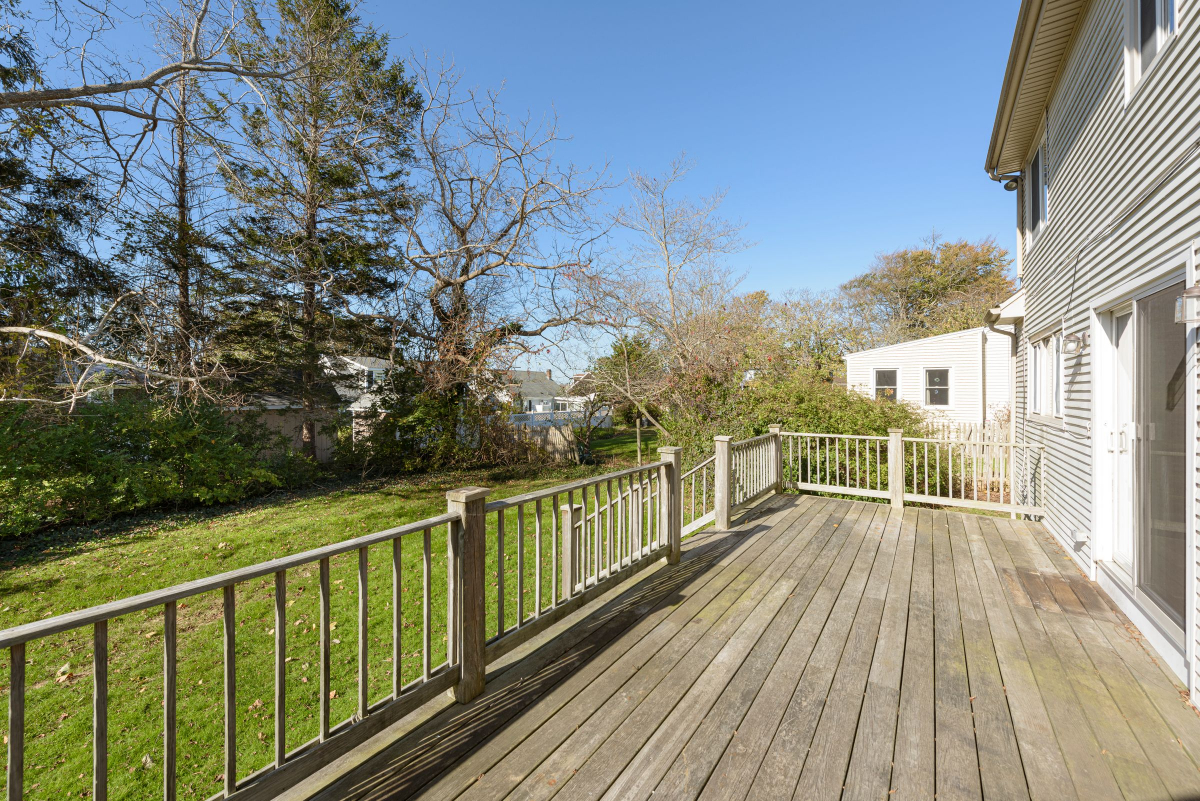 11 O'Donnell Road, Middletown RI 02842 | Lila Delman