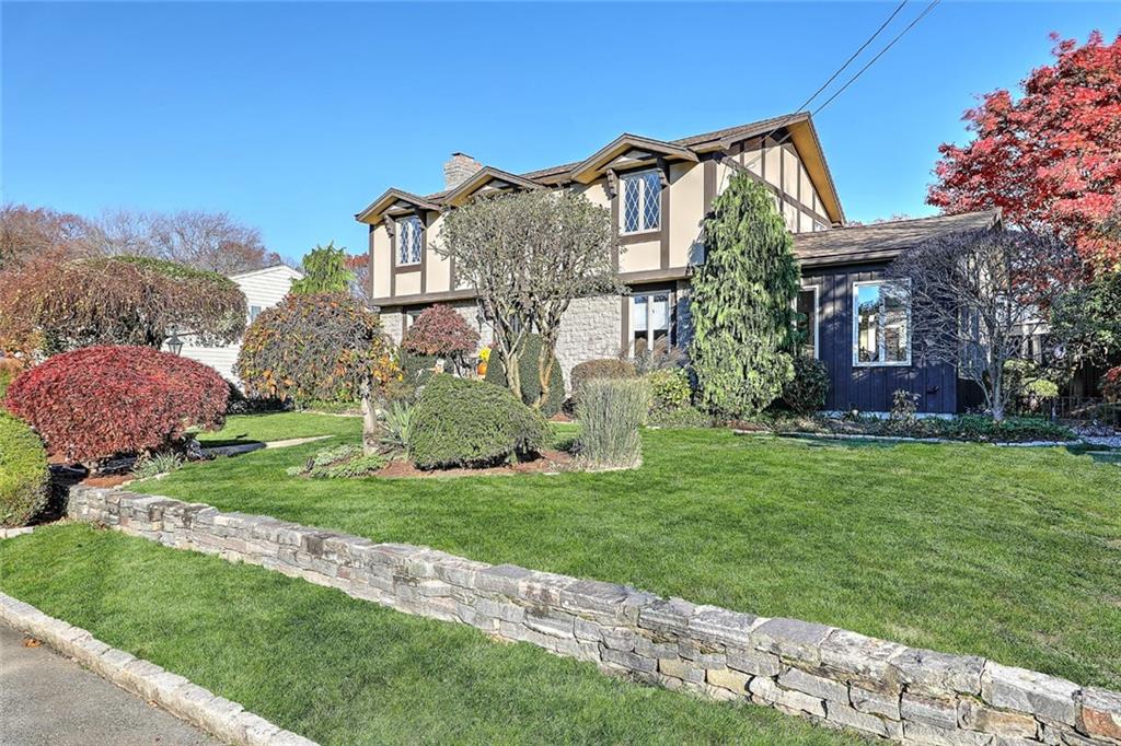 9 Michele Drive, North Providence, RI 02760 | MLS #1323834 | Lila Delman