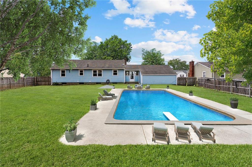 30 Nancy Drive, Cumberland, RI 02864 | MLS #1330542 | Lila Delman