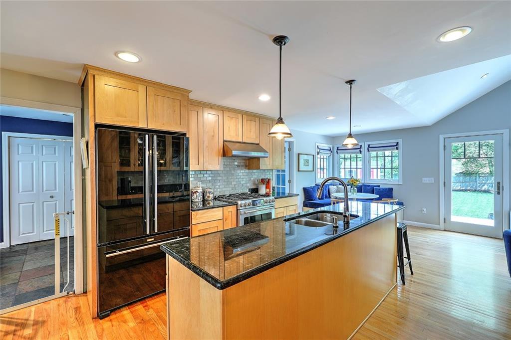 8 Meadowbrook Drive, Barrington, RI 02806 | MLS #1335485 | Lila Delman