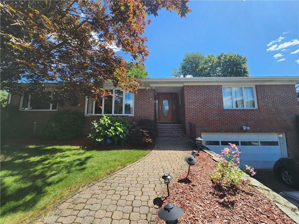 22 Susan CIR Johnston, Rhode Island 02919 | Lila Delman